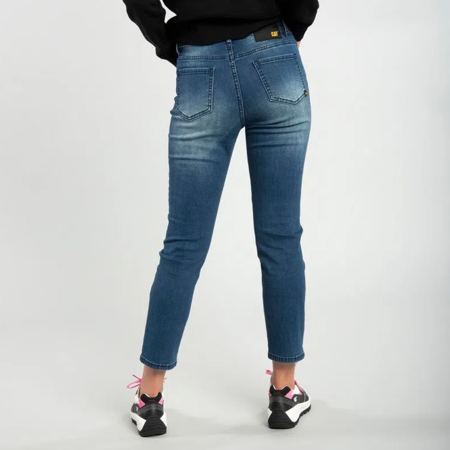 Jeans Symbol High Rise Str-Medium Wash Para Mujer - CAT Lifestyle